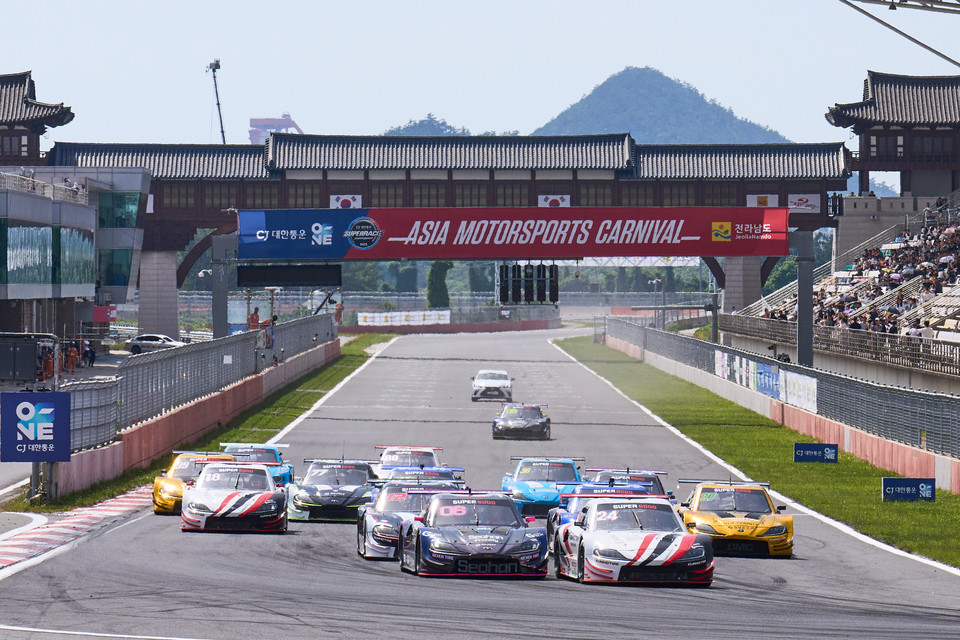 2023 CJ슈퍼레이스, 챔피언으로 향하는 길목…‘슈퍼 6000’ 뜨거운 우승 경쟁